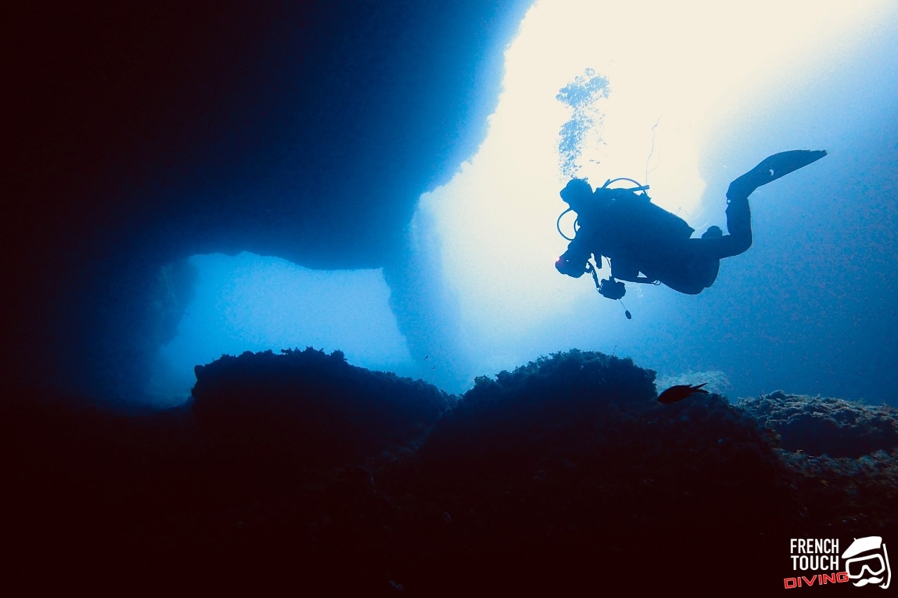 French Touch Diving – The Origins Earth